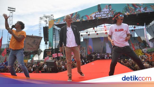 Ganjar Kampanye Akbar 'Hajatan Rakyat' di Cirebon
