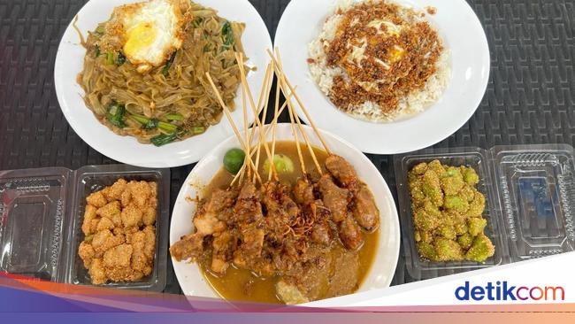 Lengkap! Kwetiau Arang dan Kaloci Autentik Ada di Warung Makan Ini