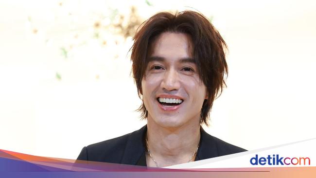 7 Penampilan Terbaru Jerry Yan yang Disebut Tak Menua di Usia 47 Tahun