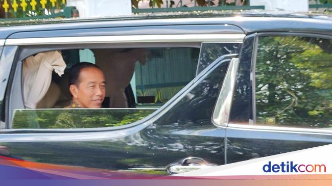 Potret Jokowi Gowes Bareng Ahy Bertemu Sultan Hb X