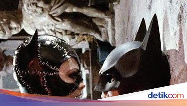 Panasnya Si Kucing dan Kelelawar di Batman Returns