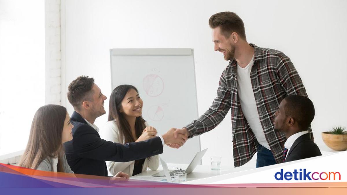 4 Perbedaan Etika dan Etiket: Pengertian hingga Contohnya