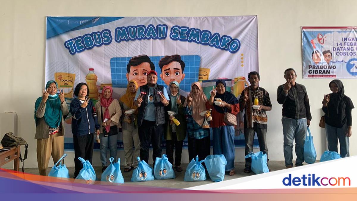 Relawan Gibran Gelar Tebus Murah 1.000 Sembako di Nganjuk