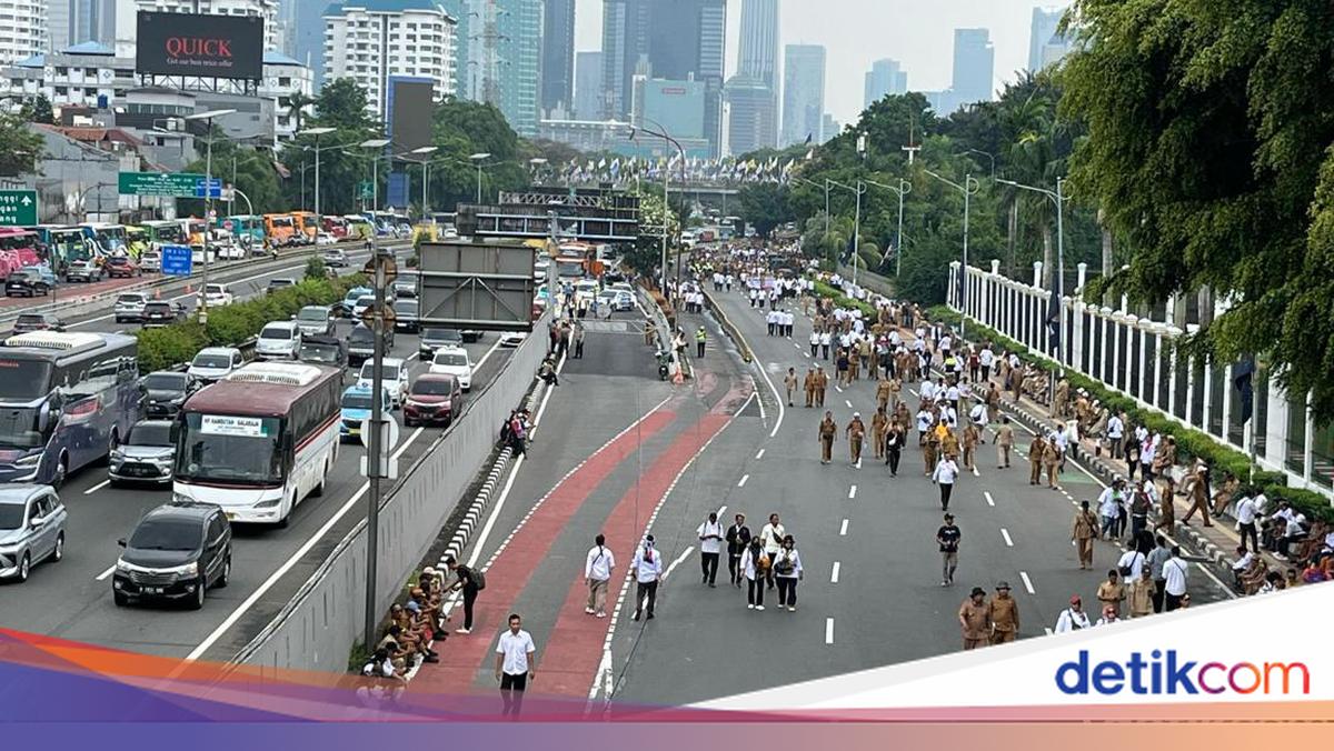 Exit Tol Senayan Depan DPR Ditutup Imbas Demo Apdesi