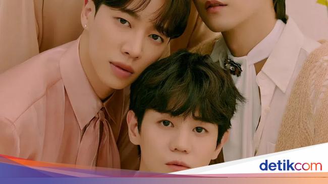 HIGHLIGHT Comeback Maret, Rayakan Ultah Debut Ke-15