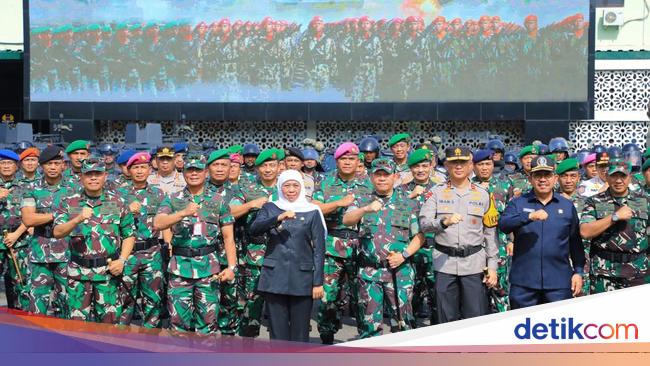 Pesan Gubernur Khofifah Saat Apel Pasukan Pengamanan Pemilu 2024 Pesan Gubernur Khofifah Saat Apel Pasukan Pengamanan Pemilu 2024