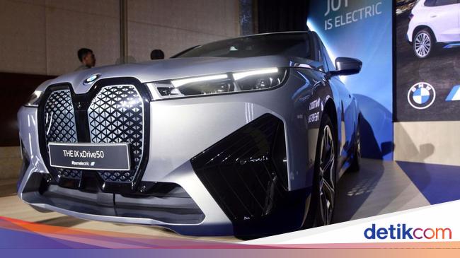 Buas dan Mewah! BMW Luncurkan Mobil Listrik iX xDrive50
