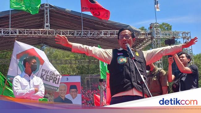 Ramai Kampus Kritik Jokowi, Mahfud Sebut Ada Rektor yang Disuruh Puji Ramai Kampus Kritik Jokowi, Mahfud Sebut Ada Rektor yang Disuruh Puji