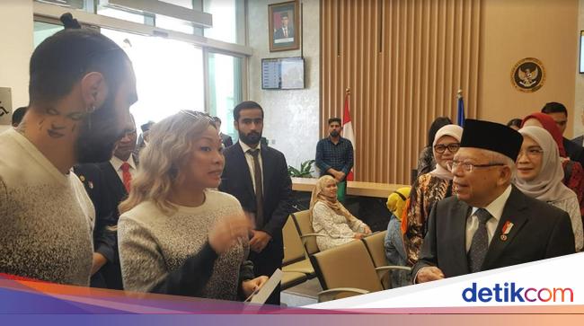 Ma'ruf Amin Tiba di Tanah Air Usai Kunker dari Abu Dhabi dan Jeddah Ma'ruf Amin Tiba di Tanah Air Usai Kunker dari Abu Dhabi dan Jeddah