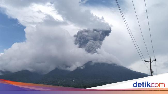 Lagi, Marapi Erupsi Lontarkan Kolom Abu 1 Kilometer