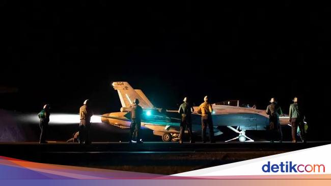 Pasukan AS Gempur Pusat Penyimpanan Rudal Houthi di Yaman Pasukan AS Gempur Pusat Penyimpanan Rudal Houthi di Yaman