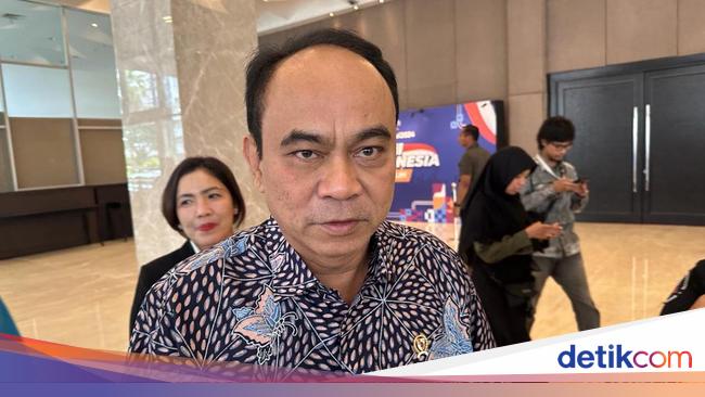 Budi Arie Apresiasi Projo Jatim yang Siapkan 250 Ribu Relawan Jaga TPS Budi Arie Apresiasi Projo Jatim yang Siapkan 250 Ribu Relawan Jaga TPS