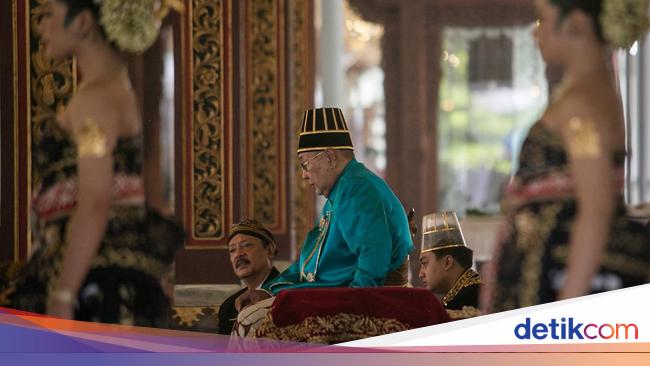 Gelar Raja Jawa dan Anggota Keluarganya di Keraton Solo