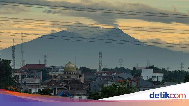 Pria 60 Tahun Hilang di Gunung Salak Bogor, Tim SAR Lakukan Pencarian Pria 60 Tahun Hilang di Gunung Salak Bogor, Tim SAR Lakukan Pencarian