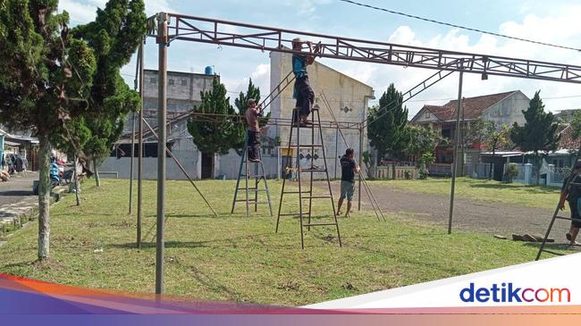 Jasa Sewa Tenda di Tasik Kebanjiran Order Jelang Pemungutan Suara Jasa Sewa Tenda di Tasik Kebanjiran Order Jelang Pemungutan Suara
