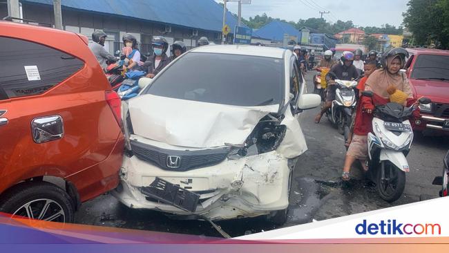 Kronologi Tabrakan Beruntun 5 Mobil-3 Motor di Tarakan hingga 1 Orang Tewas
