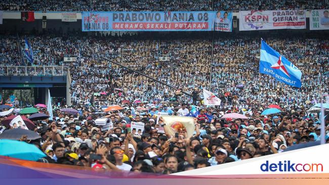 Kampanye Akbar Prabowo Gibran Di Gbk Penuh Ada Pendukung Yang Pingsan