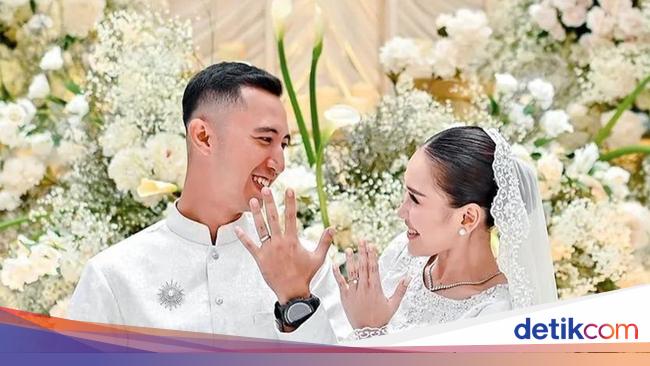 Kakak Ungkap Masa Kecil Muhammad Fardhana Tunangan Ayu Ting Ting