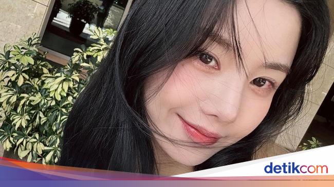7 Gaya Kwon Eunbi eks IZ*ONE Liburan ke Hawaii Pakai Bikini