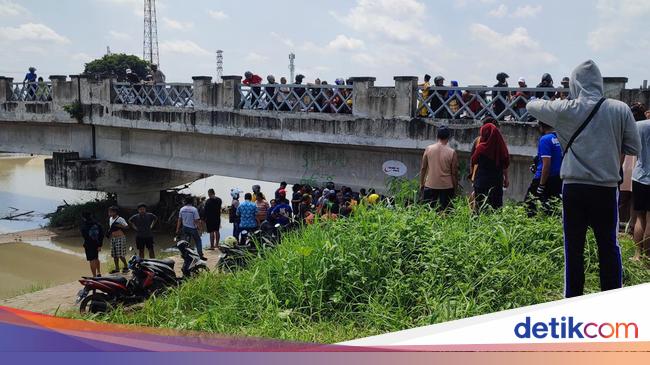 Seorang Pria Tewas Tergantung di Kolong Jembatan Waru Semarang Seorang Pria Tewas Tergantung di Kolong Jembatan Waru Semarang