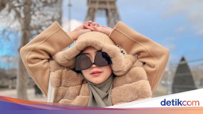 Foto: OOTD Ria Ricis Liburan ke Eropa Setelah Gugat Cerai Teuku Ryan
