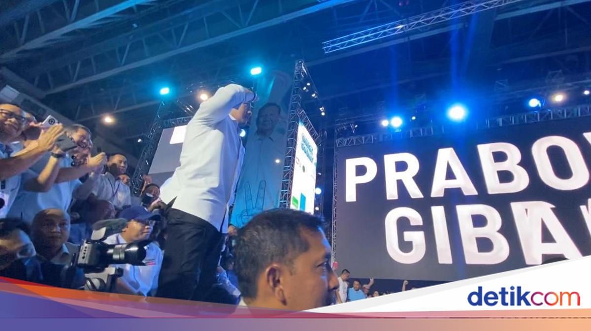 Momen Mayor Teddy Hormat Saat Prabowo Ucapkan Terima Kasih di Pidato