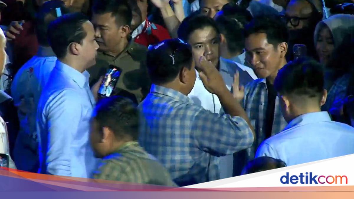 Prabowo dan Gibran Saling Hormat Usai Pidato di Istora Senayan