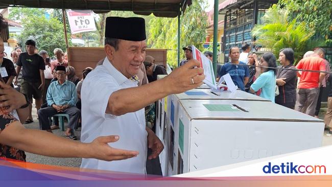 RE Nainggolan soal QC Unggulkan Prabowo-Gibran: Tunggu Hasil Resmi KPU RE Nainggolan soal QC Unggulkan Prabowo-Gibran: Tunggu Hasil Resmi KPU