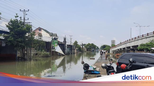 Banjir Pantura Demak-Kudus Berangsur Surut, Warga Masih Mengungsi