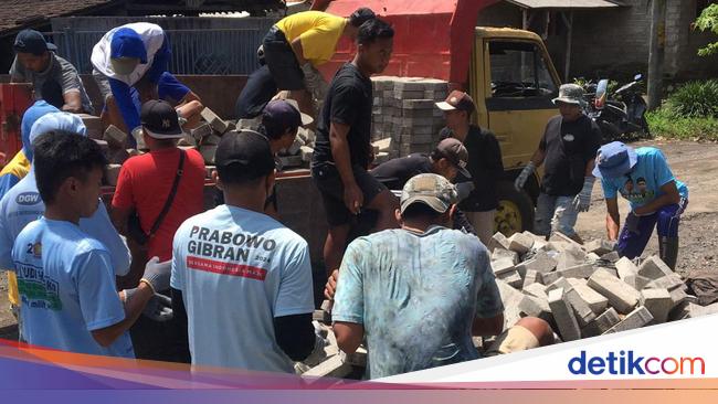 Kalah Coblosan Berujung Caleg Banyuwangi Tarik Bantuan Paving Kalah Coblosan Berujung Caleg Banyuwangi Tarik Bantuan Paving