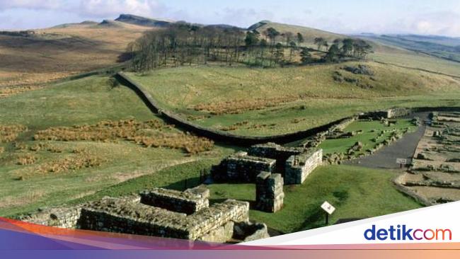 Kisah Tembok Hadrian, Saksi Bisu Romawi dari Tahun 122 M yang ...