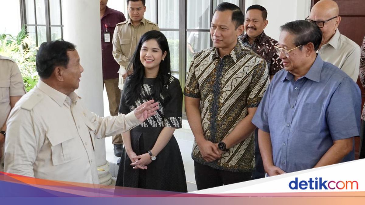 Momen Saling Hormat dan Sapaan SBY ke Prabowo 'Beliau Komandan Saya'