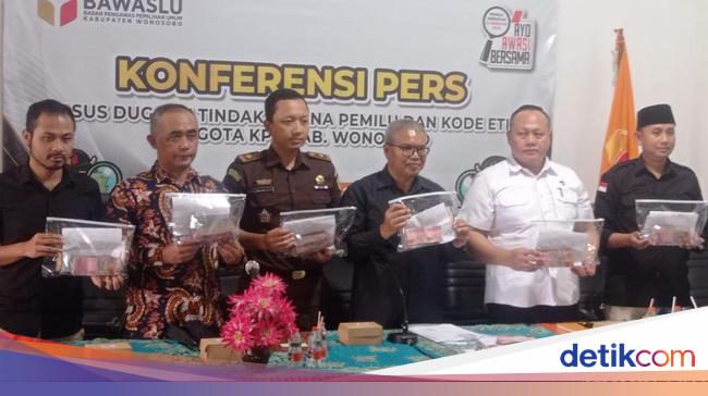 Kasus Oknum KPU Wonosobo Kondisikan PPK-PPS, Bawaslu Sita Rp 252 Juta Kasus Oknum KPU Wonosobo Kondisikan PPK-PPS, Bawaslu Sita Rp 252 Juta