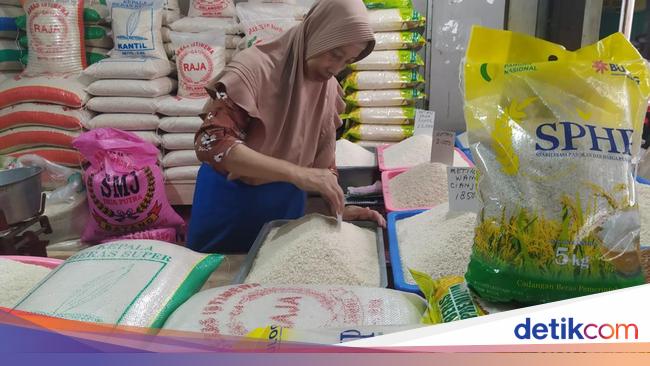 Gelar Operasi Pasar, Bulog Gelontorkan Beras 10 Ton Per Hari di Magelang