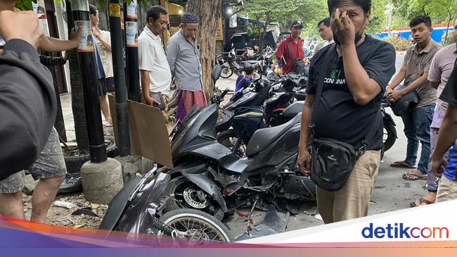 Pengakuan Sopir Ambulans Berlogo Demokrat yang Tabrak 5 Motor di Surabaya