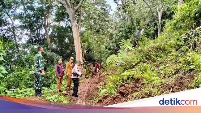 Alat Berat Tak Kunjung Datang, TNI-Polri Gagal Bersihkan Longsor