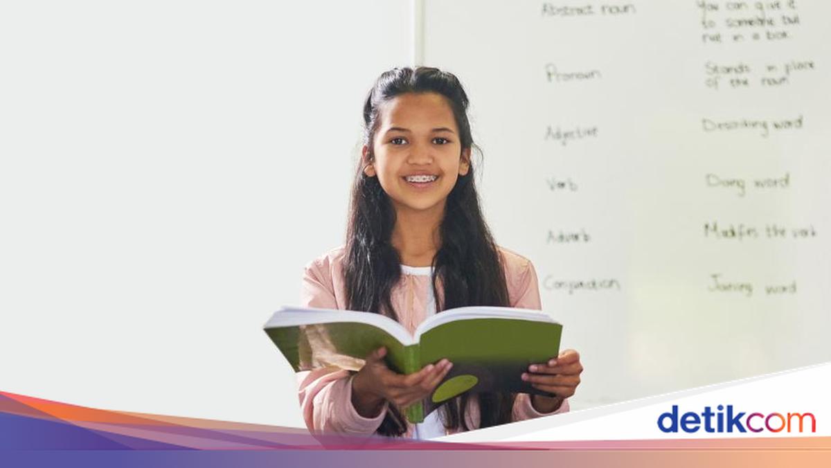 Teks Pidato Adalah: Pengertian, Ciri, Struktur, Jenis, Tujuan dan Contohnya