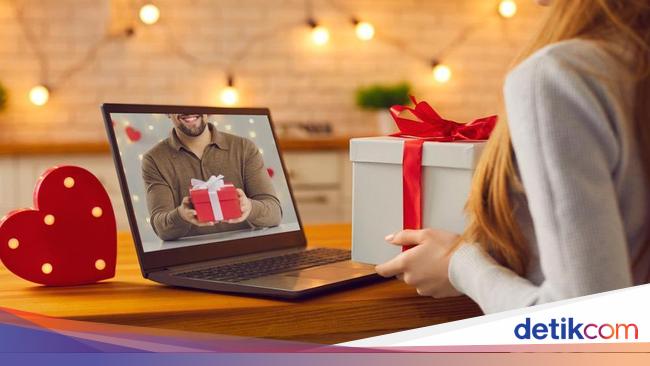 15 Ide Kado Romantis yang Bisa Bikin Pasangan Makin Sayang