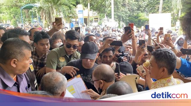Mahasiswa Demo Rektorat Universitas Pancasila Buntut Kasus Dugaan Pelecehan