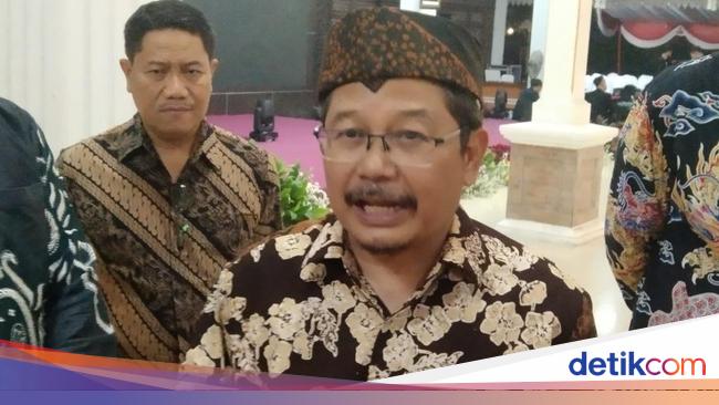 Pemkab Pasuruan Minta Maaf Wajah Gus Irsyad di Logo Kapiten Dicoret-coret Pemkab Pasuruan Minta Maaf Wajah Gus Irsyad di Logo Kapiten Dicoret-coret