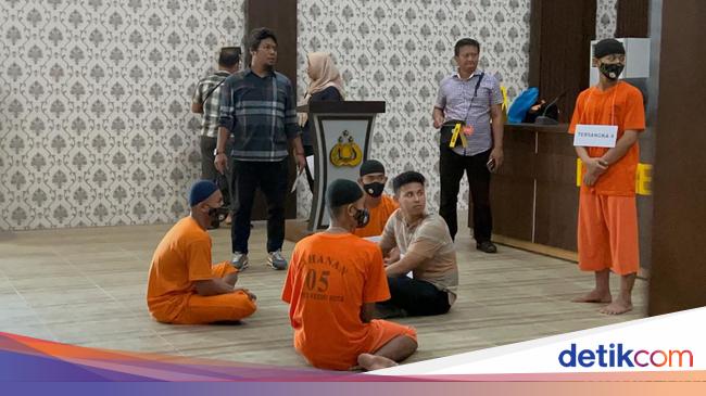 Santri Kediri Tewas Dianiaya Senior, Pakar: Pengurus Ponpes Bisa Dipidana Santri Kediri Tewas Dianiaya Senior, Pakar: Pengurus Ponpes Bisa Dipidana