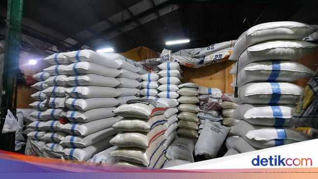 Harga Beras di Pasar Induk Beras Cipinang Turun, Segini Harganya Harga Beras di Pasar Induk Beras Cipinang Turun, Segini Harganya