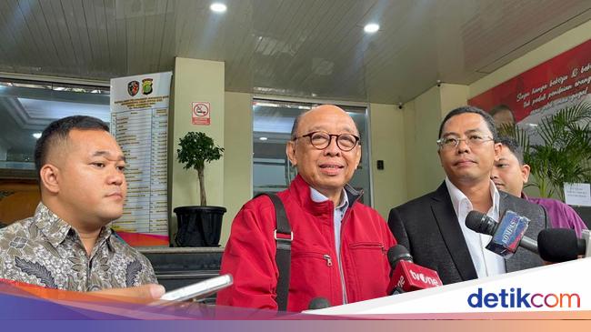 Diperiksa 3 Jam, Rektor UP Nonaktif Dicecar 32 Pertanyaan soal Pelecehan