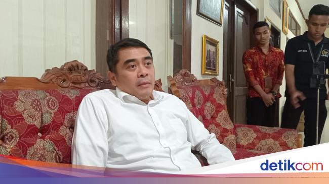Jokowi Tolak Surat Keberatan AWK soal Keppres Pemecatannya Jokowi Tolak Surat Keberatan AWK soal Keppres Pemecatannya