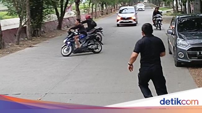 Balap Liar di Kokrosono Semarang Dibubarkan Polisi, 2 Motor Ditinggal Lari