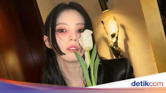 Han So Hee Viral Berteriak di Paris, Agensi Klarifikasi Alasannya Han So Hee Viral Berteriak di Paris, Agensi Klarifikasi Alasannya
