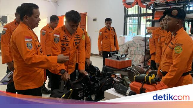 Cek Kelengkapan Peralatan, Kabasarnas Akan Tambah Kapal Operasi di Medan