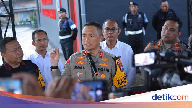 Kapolda Jatim Sebut 10 Orang Luka Akibat Ledakan di Mako Brimob Surabaya Kapolda Jatim Sebut 10 Orang Luka Akibat Ledakan di Mako Brimob Surabaya