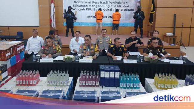 Tersangka Kasus Kontainer Berisi 30.864 Botol Miras Ilegal di Batam Jadi 2 Orang