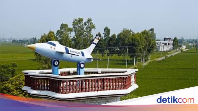 Unik! Orang India Taruh 'Pesawat' di Atap Rumah Simbol Anak Sukses di ...